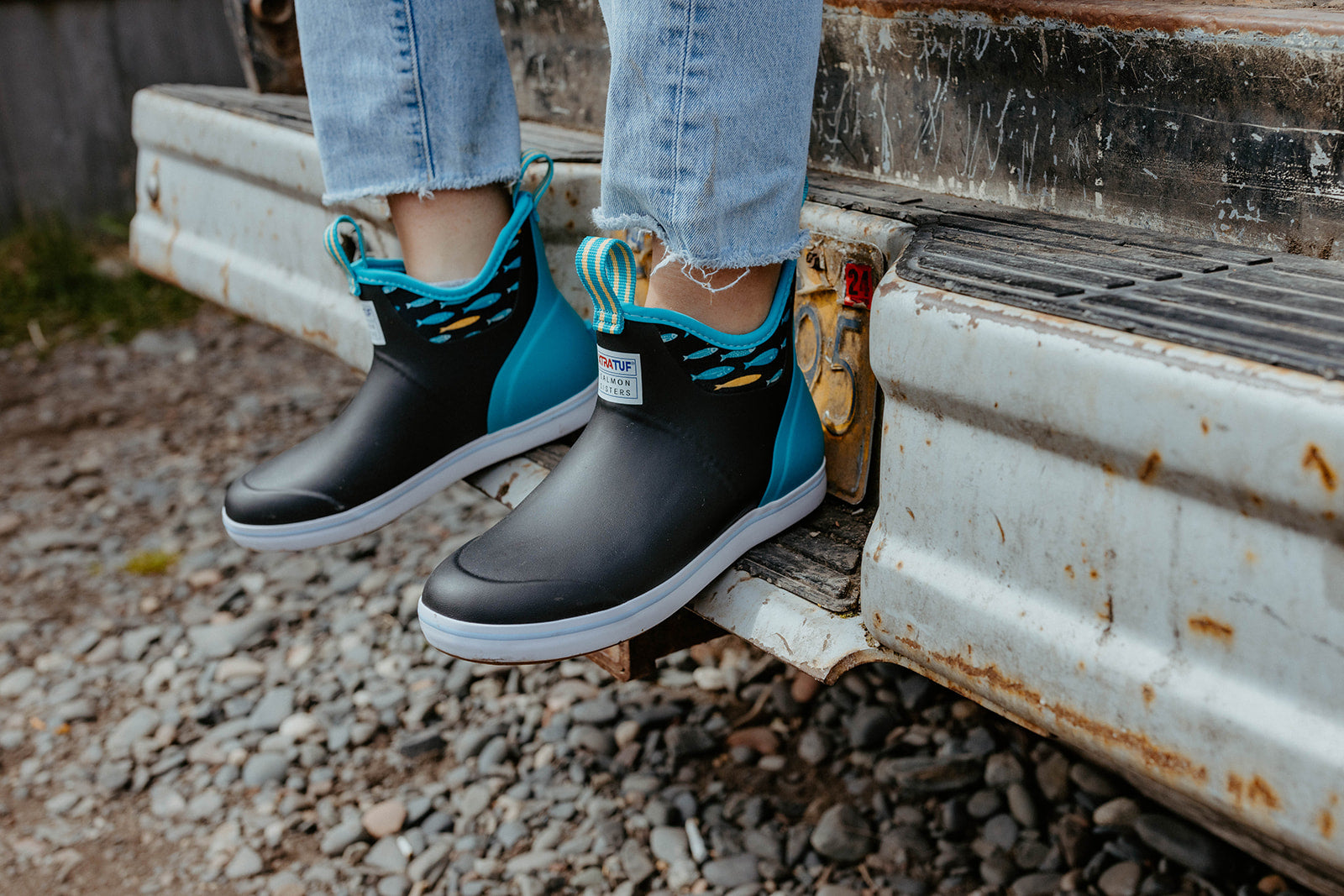 Tails & Scales 6" Deck Boot – Salmon Sisters